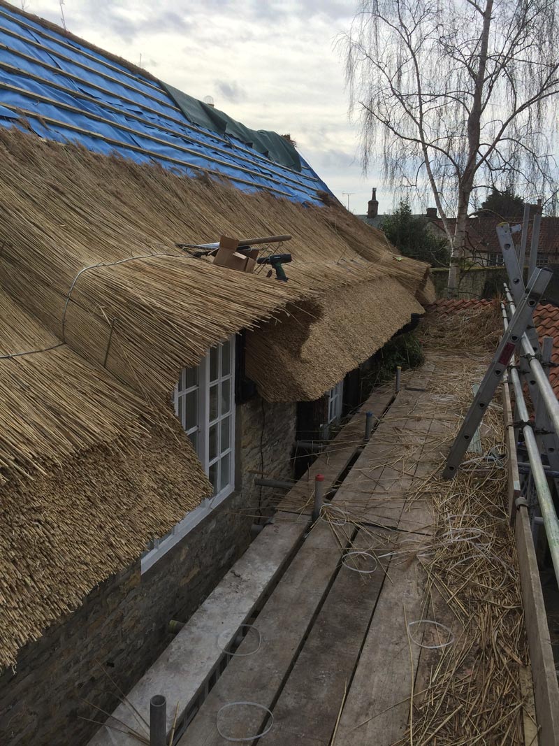 Smart Thatcher :: Thatched Roofs Repairs, Conversions & Quotations